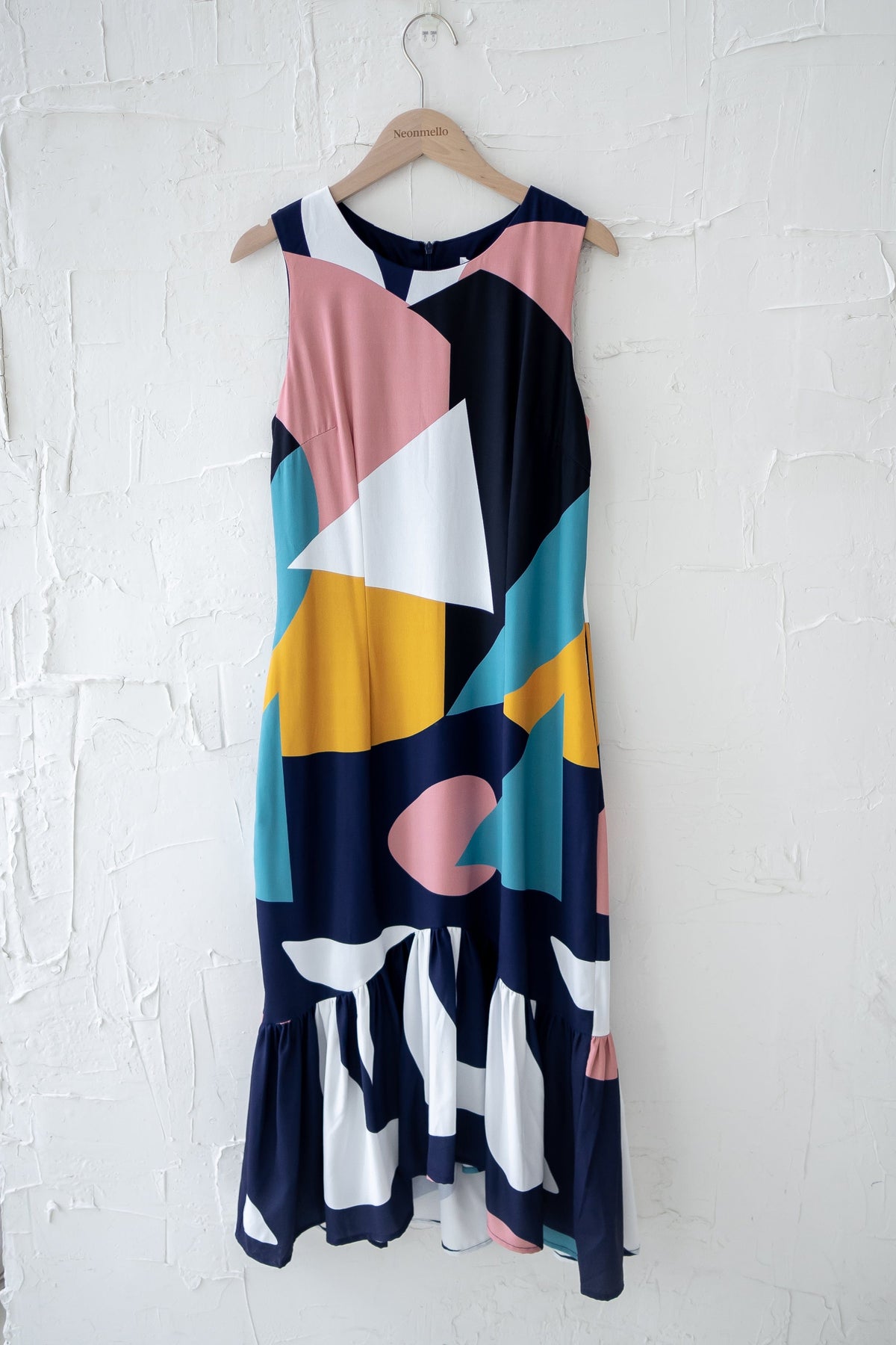 (FIRE DEAL) BREA ABSTRACT DROP HEM MIDI DRESS IN NAVY | NEONMELLO